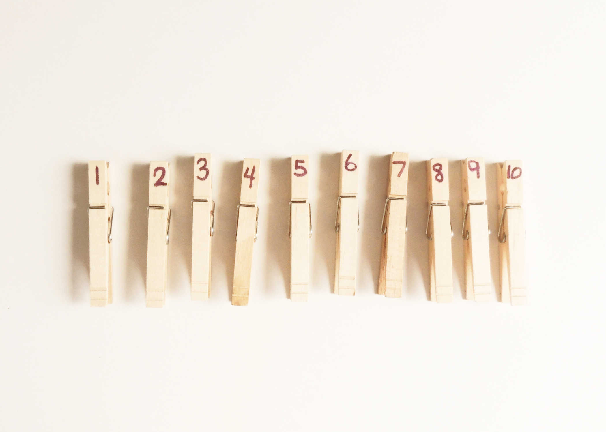 Autumn Activities for Preschoolers: FREE Printable Leaf Matching Game ...