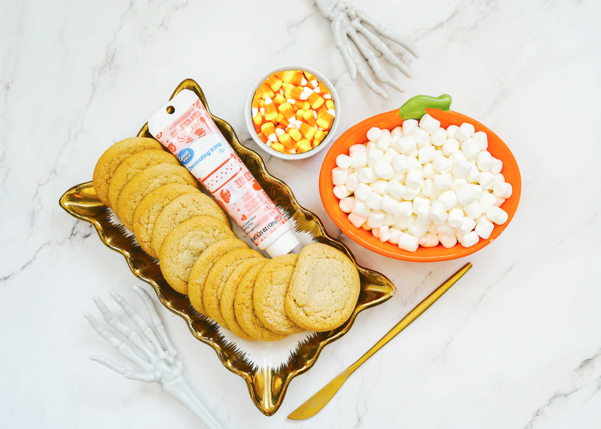 Vampire Fang Cookies {EASY Halloween Treat} - A Country Girl's Life