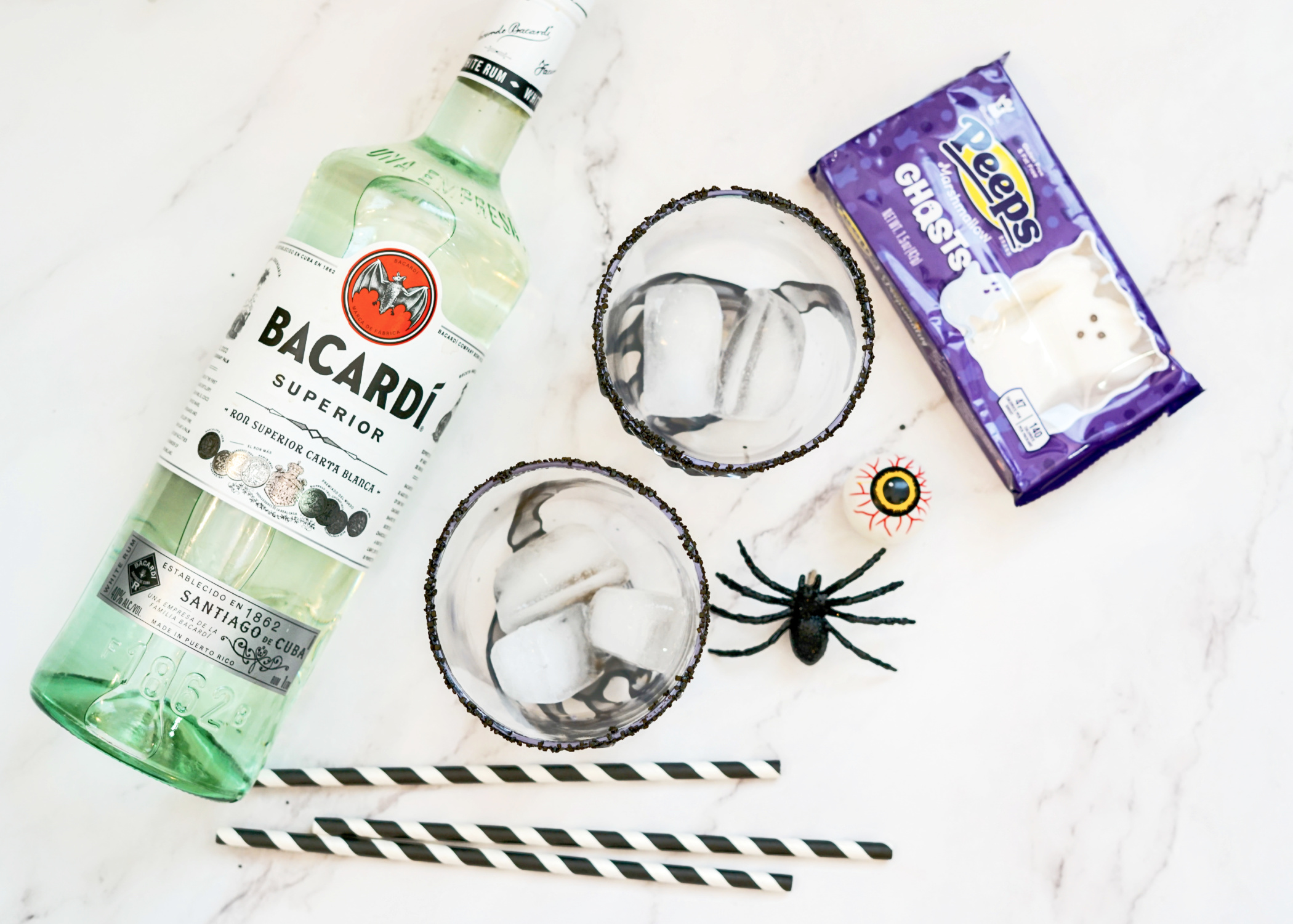 EASY Halloween Rum Cocktails {The Tipsy Ghost} - A Country Girl's Life