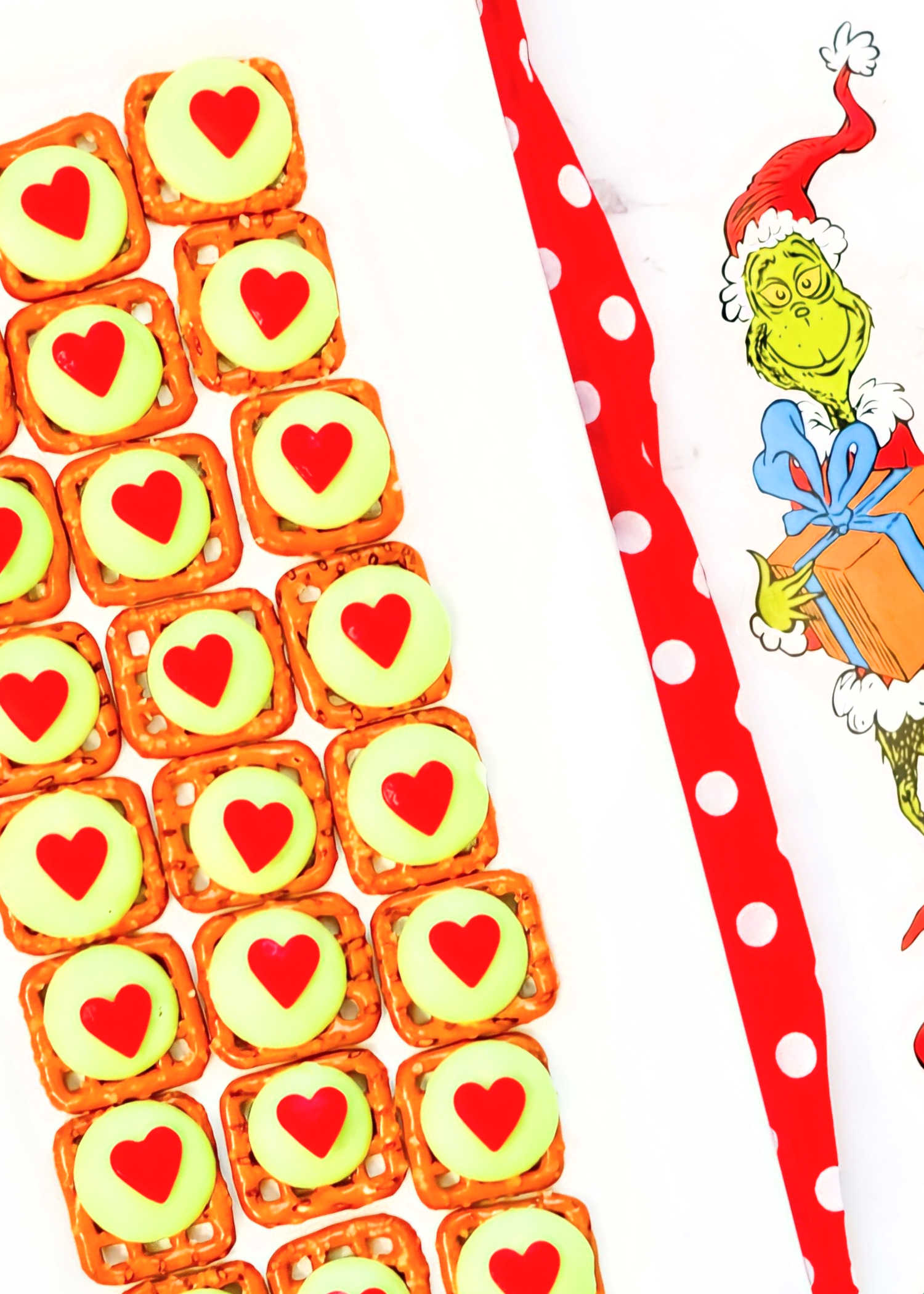 Grinch Chocolate Covered Pretzels Recipe +FREE GRINCH GIFT TAGS - A ...