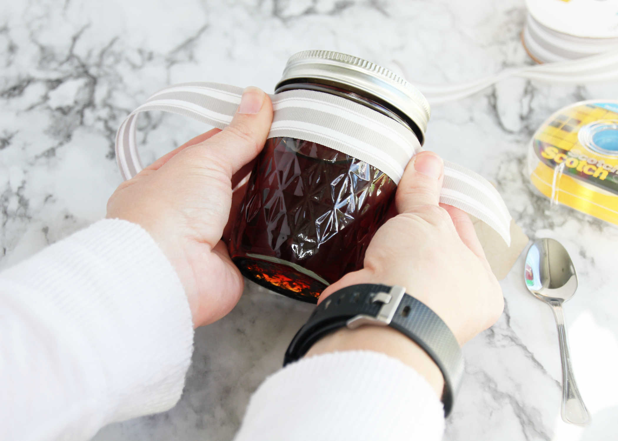 Whiskey Maple Syrup Recipe Gift in a Jar {+Free Printable Labels!} - A ...