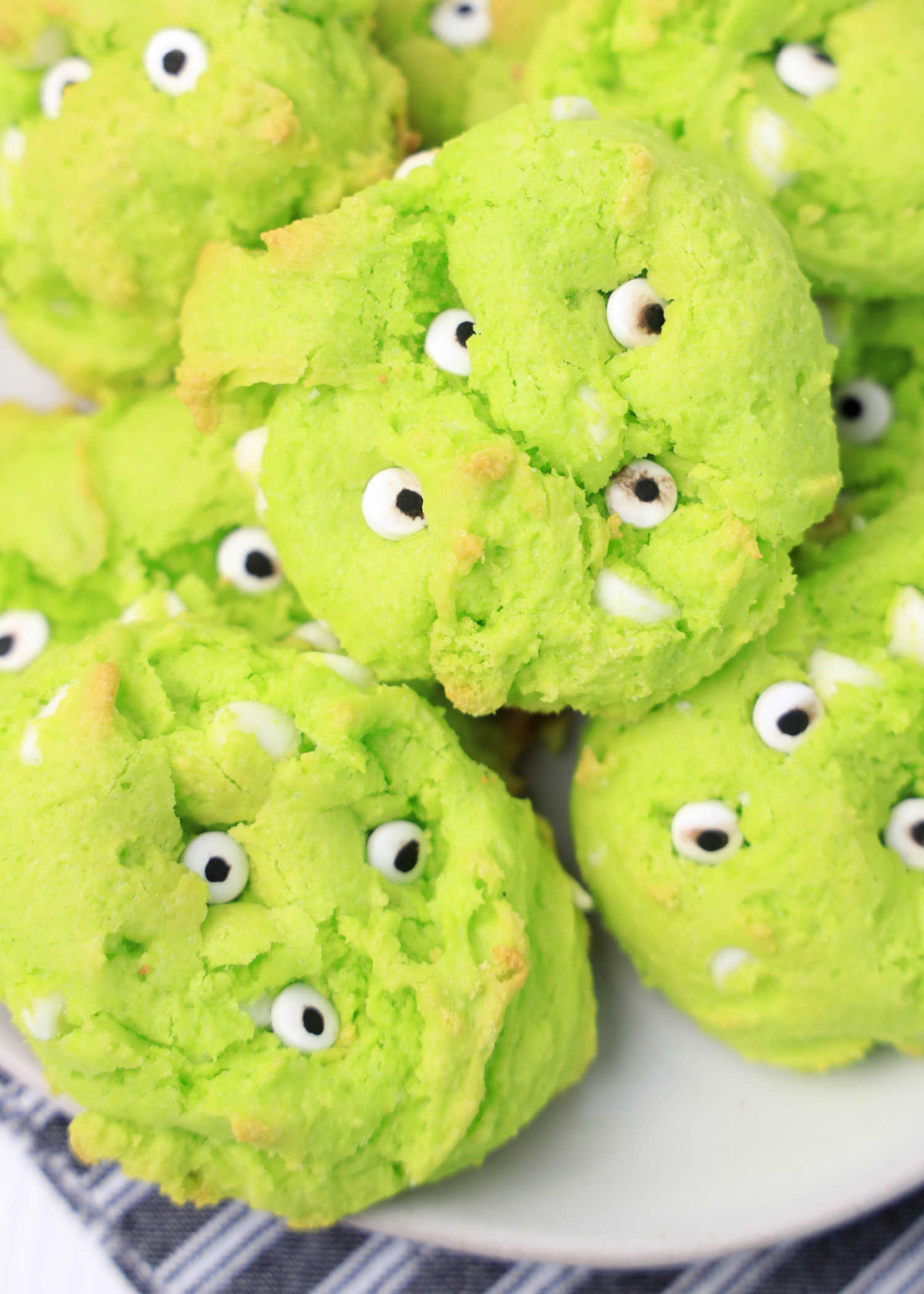 Hocus Pocus Cookies Recipe {BUBBLY LIFE POTION!} - A Country Girl's Life