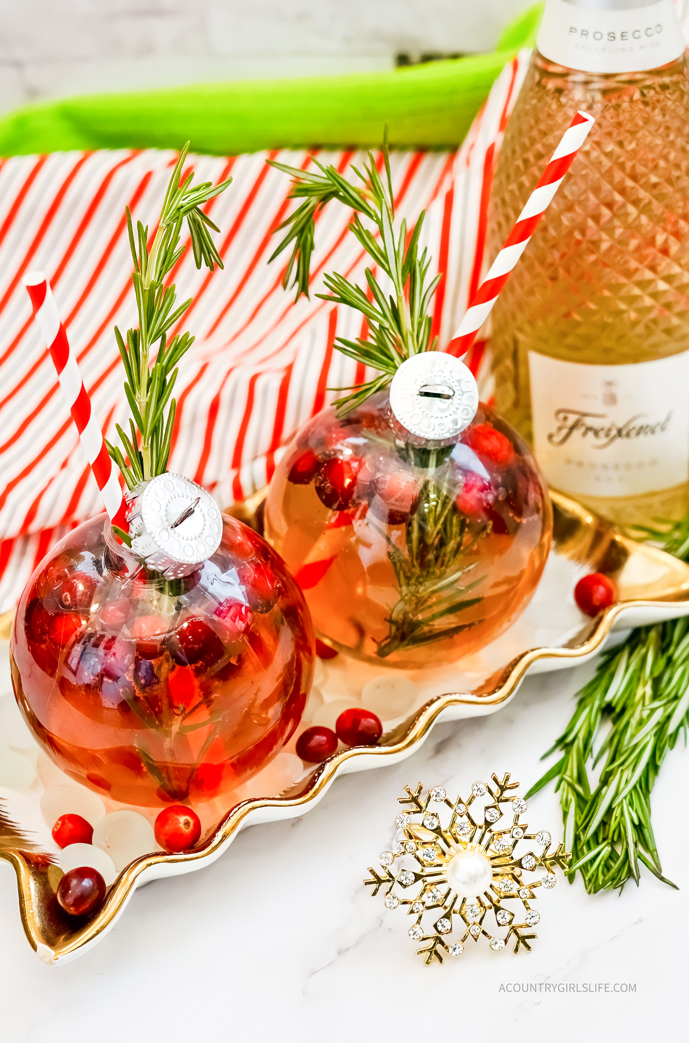 Christmas Mimosa Recipe - A Country Girl's Life