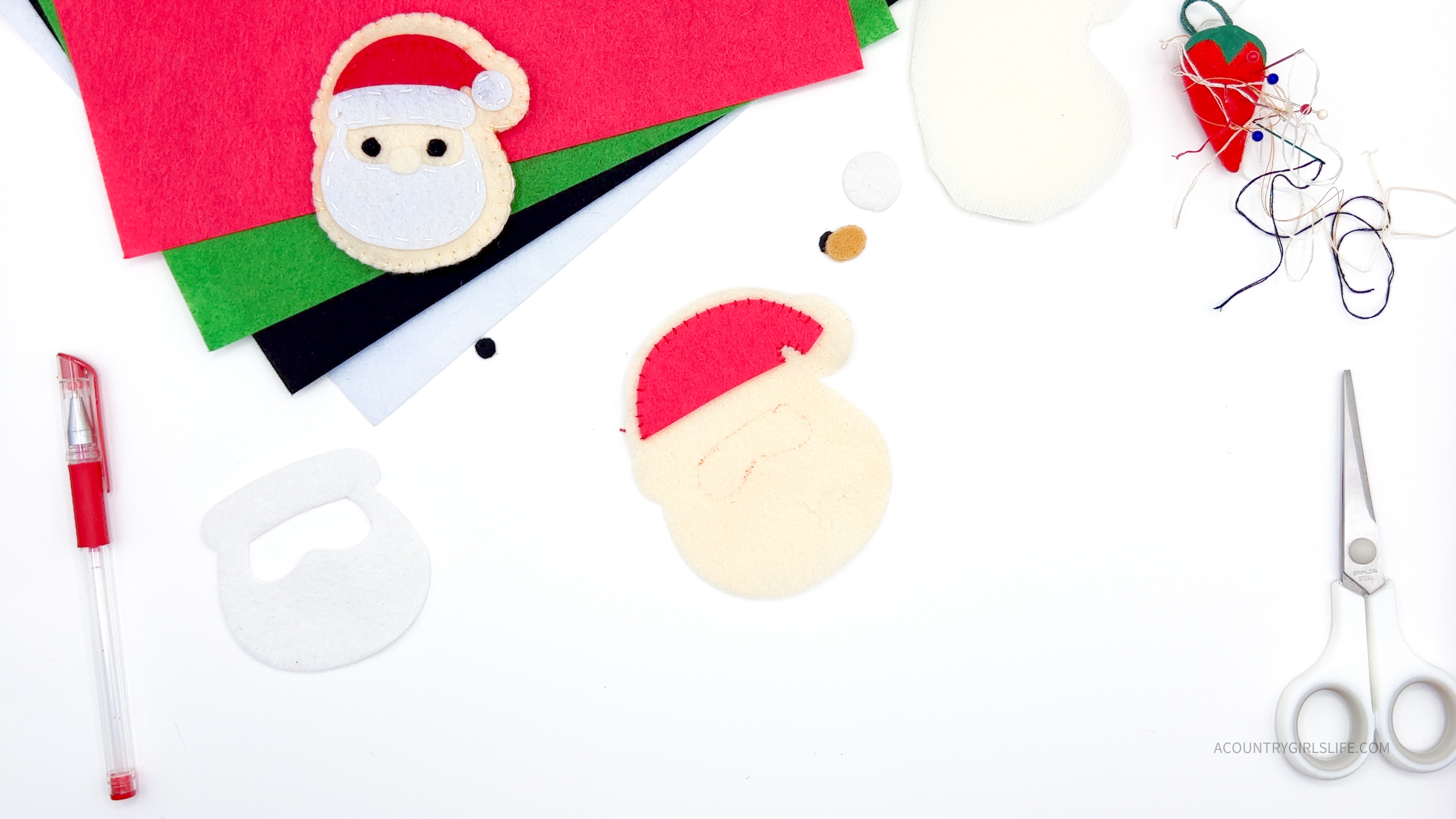 DIY Felt Santa Ornaments - A Country Girl's Life