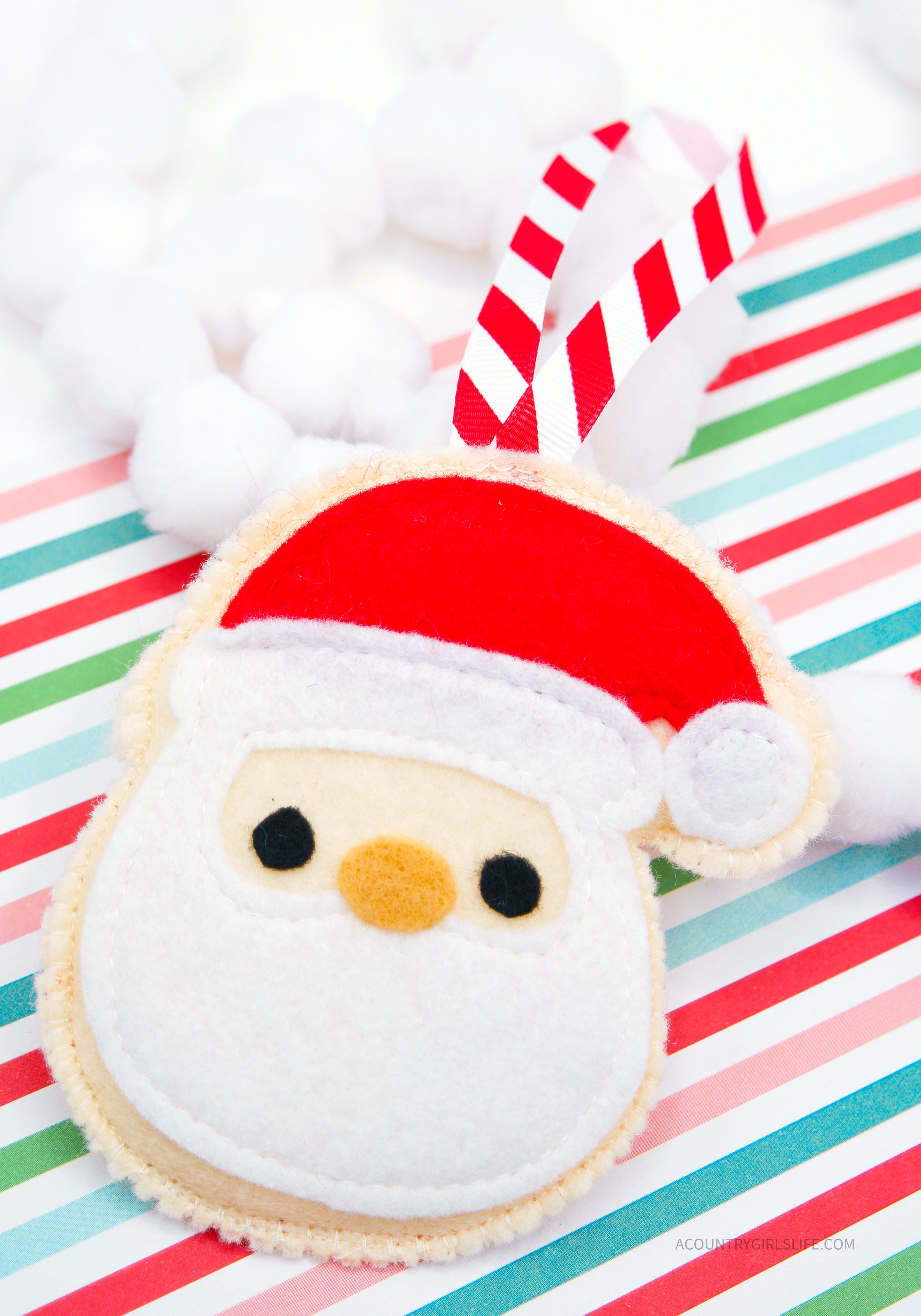 DIY Felt Santa Ornaments - A Country Girl's Life
